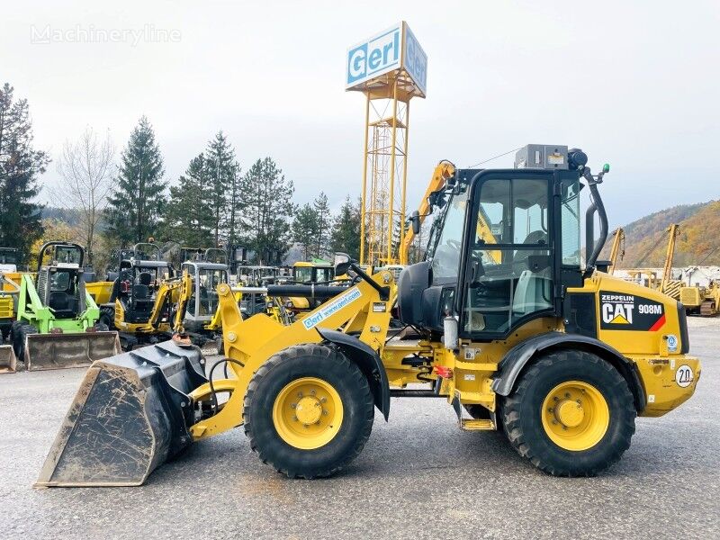 Caterpillar 908M prednji utovarivač