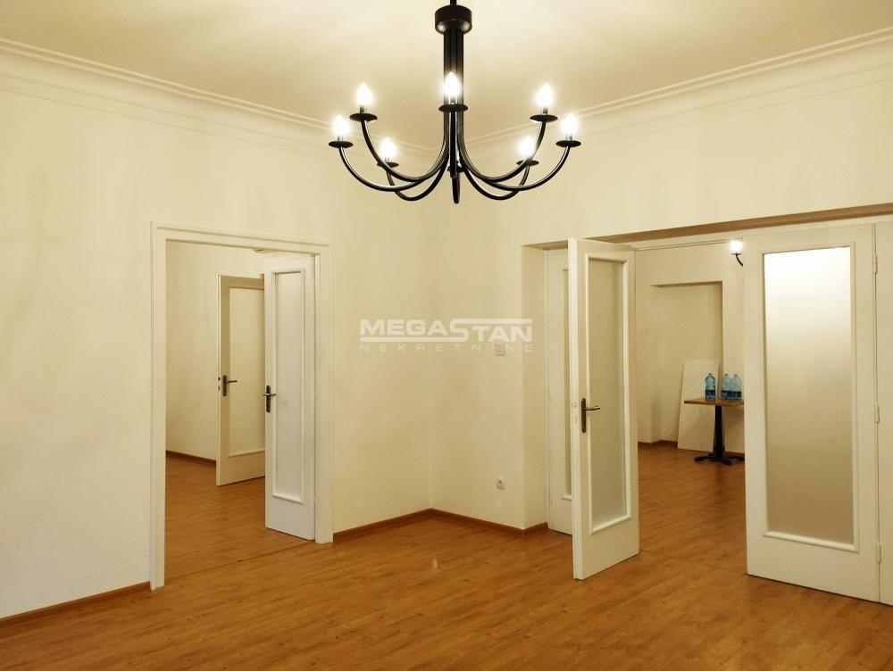 Knez Mihailova, lux 3.000 €