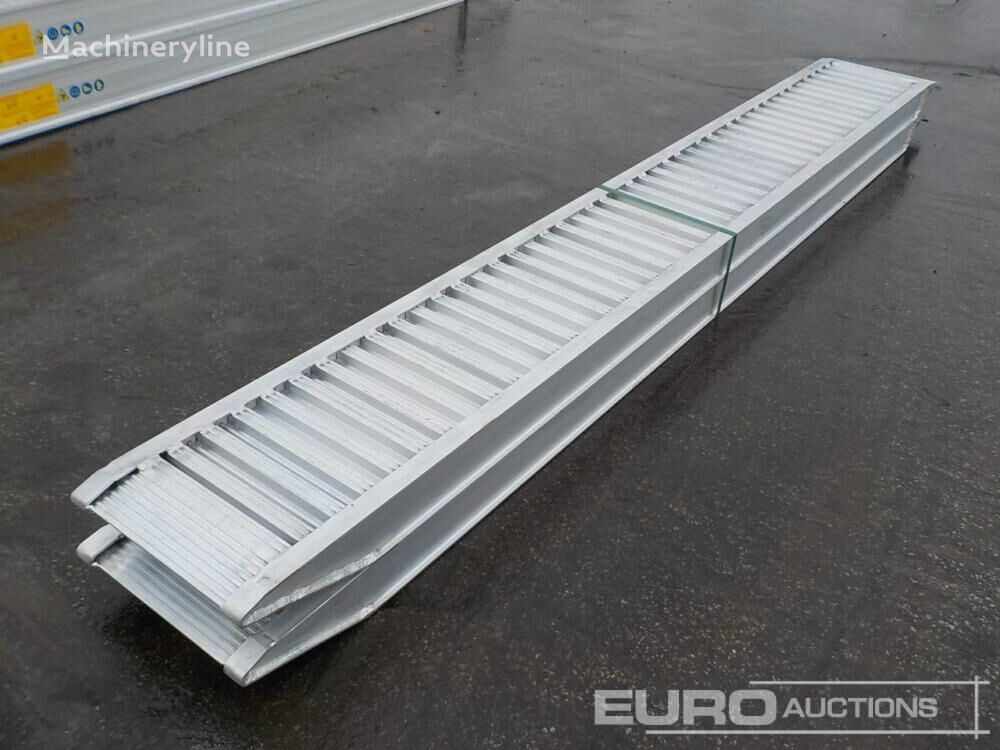 Prodaje se CLM 85.25 Aluminium Loading Ramps (2of) 2920kg Capacity, 2500mm Leng kašiku za prednje utovarivač na aukciji