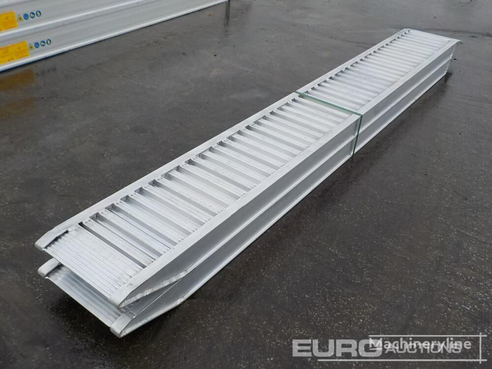 Prodaje se CLM 85.25 Aluminium Loading Ramps (2of) 2920kg Capacity, 2500mm Leng kašiku za prednje utovarivač na aukciji