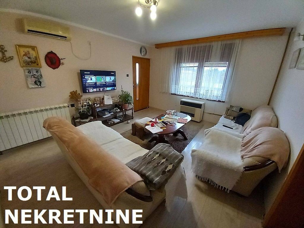 Šestosobna kuća TEMERIN, 206000€