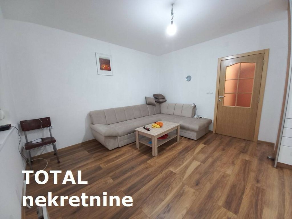 Šestosobna kuća PETROVARADIN, 267800€