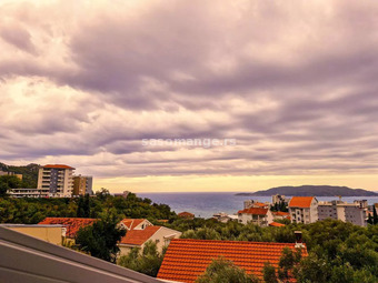 Townhouse s pogledom na more u Bečićima