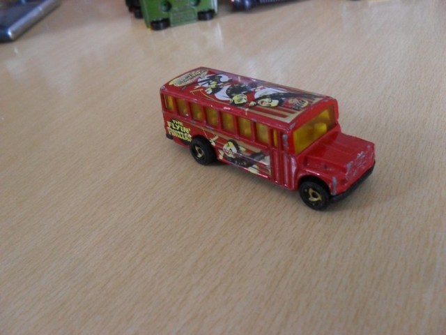 HOT WHEELS - THE FLYIN FINIZZAS BUS