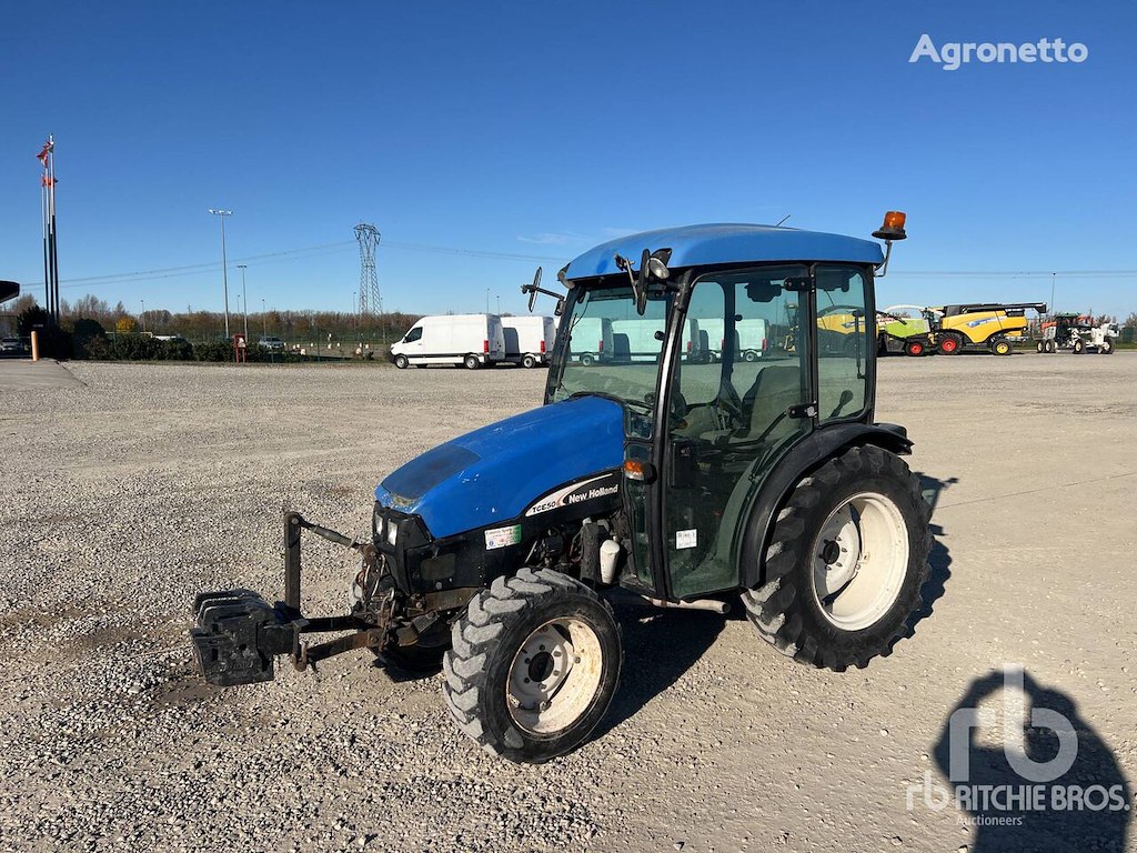 Prodaje se New Holland TCE50 traktor točkaš na aukciji