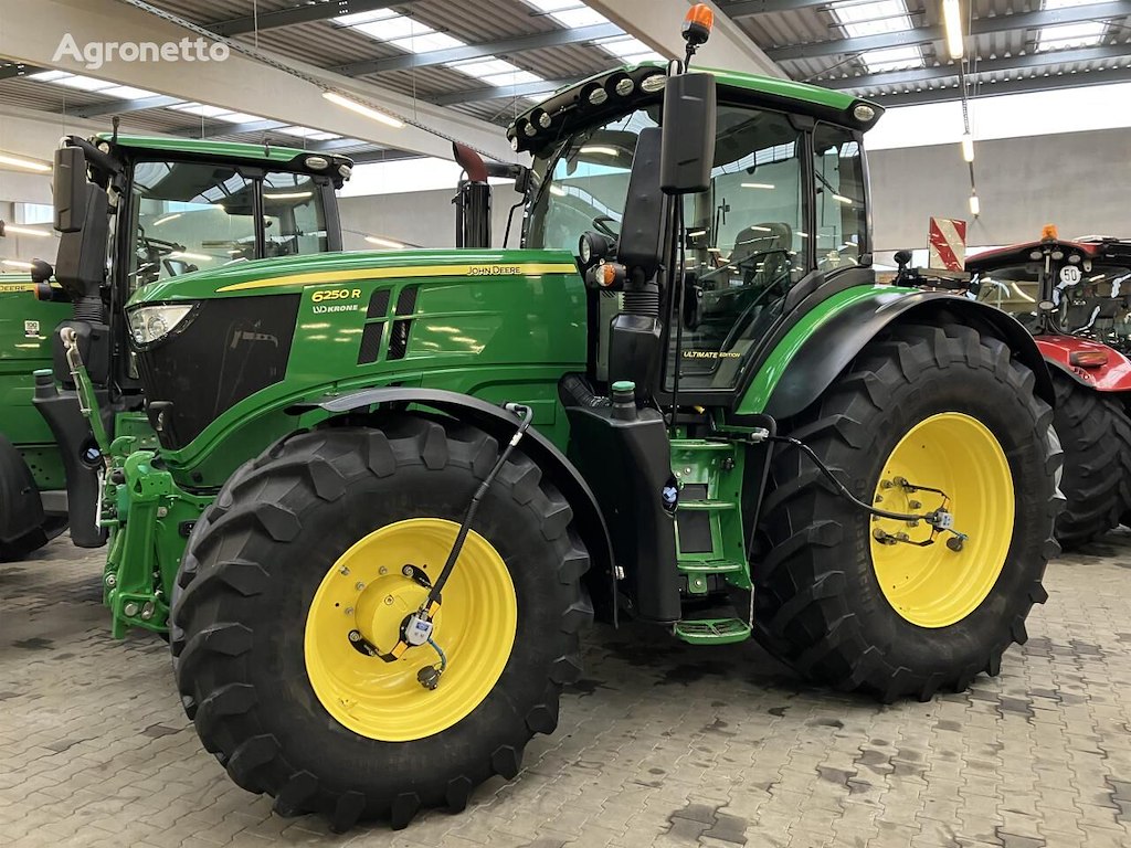 John Deere 6250R traktor točkaš