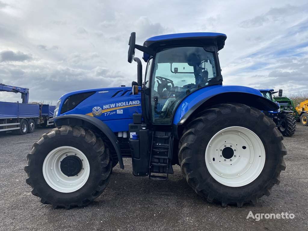 New Holland T7.225 2023 New Holland T7.225 tractor traktor točkaš