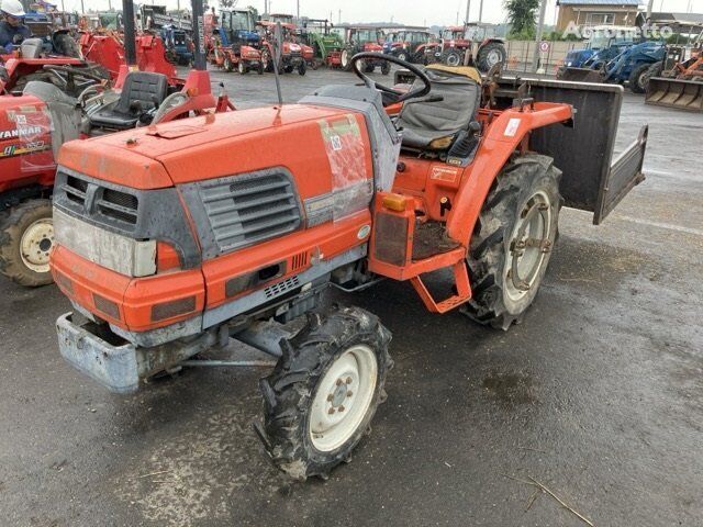 Kubota TRACTOR(Kubota) mototraktor