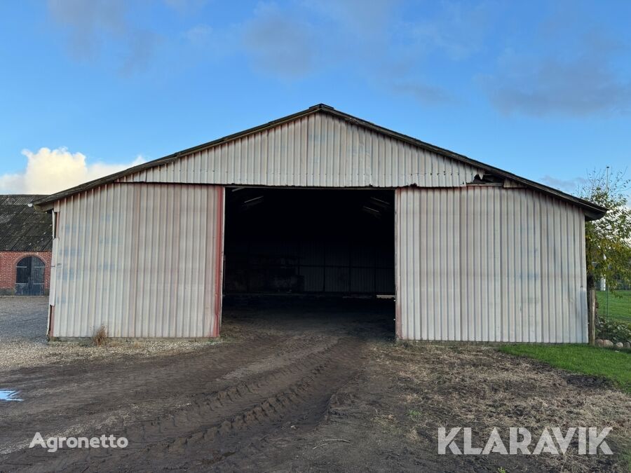 Prodaje se Maskinhus 14x12 meter metalni hangar na aukciji