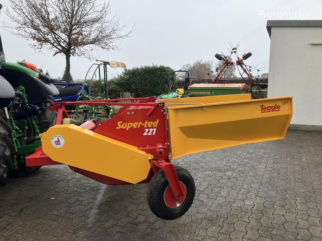 Teagle Super-ted 221 trakasti formirač otkosa