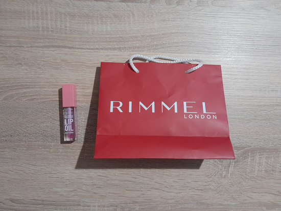 Nov sjaj za usne Rimmel Lip tečni ruž roze