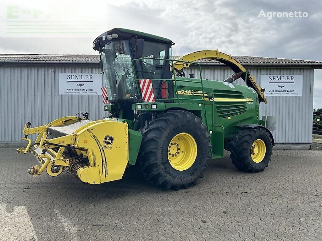 John Deere 7500 krmni kombajn