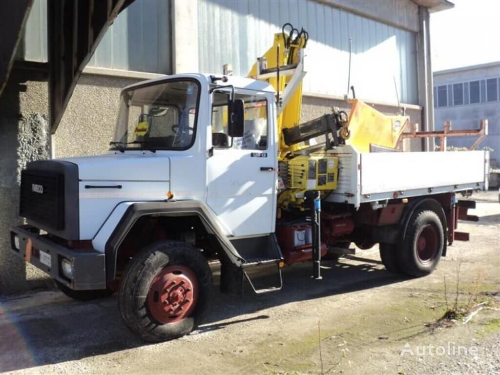 IVECO MAGIRUS 130.D12 AK kamion s ravnom platformom