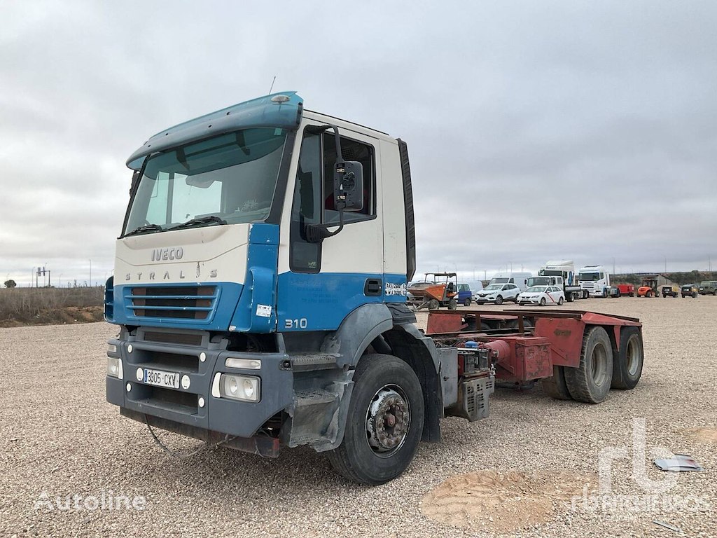 Prodaje se IVECO STRAILS 310 6x2 kamion šasija na aukciji