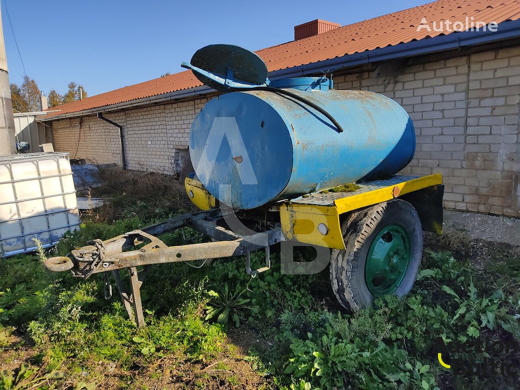 Prodaje se prikolicu autocisternu na aukciji