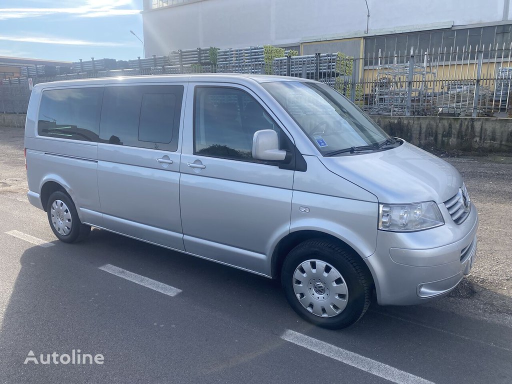 Volkswagen Caravelle 9 posti lungo putnički minibus