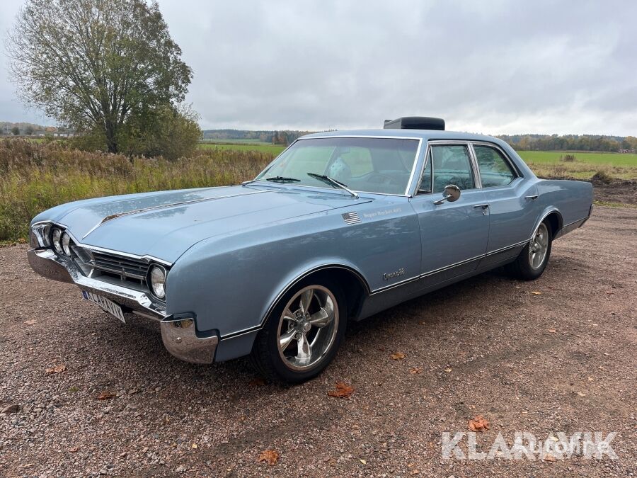 Prodaje se Oldsmobile Dynamic 88 Super Rocket 425 sedan na aukciji