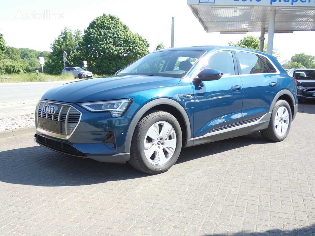 Prodaje se Audi e-tron 50 krosover na aukciji