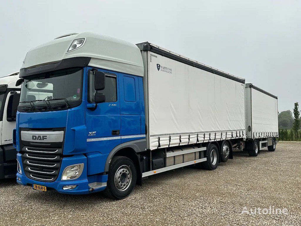 DAF XF 440 XF440 kamion sa klizna zavesa cerada