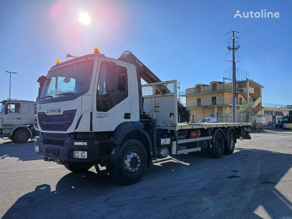 IVECO Trakker 360 kamion platforma