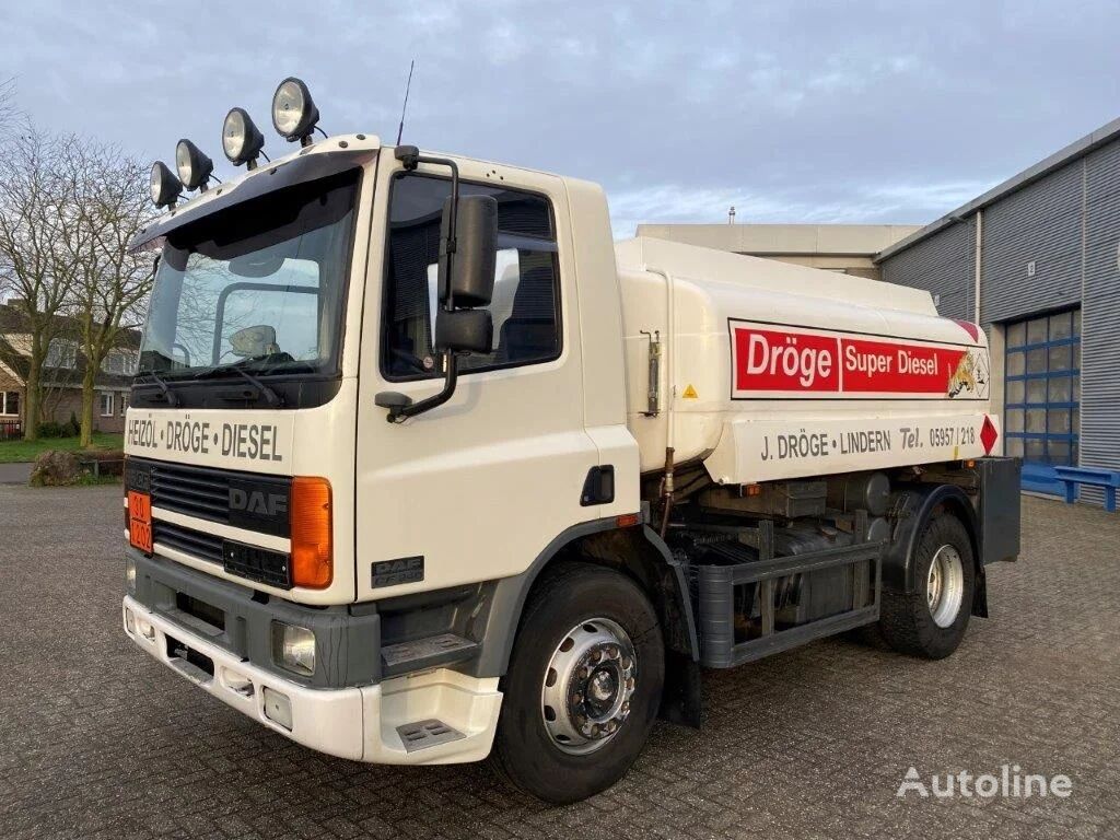 DAF 65CF-240 / FULL STEEL / POMP / 3 COMPARTIMENTS / 8350 LITER / ON autocisterna