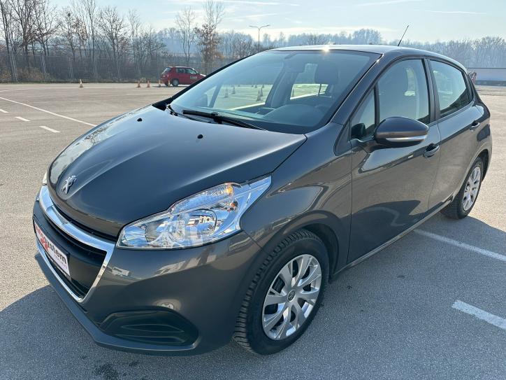 Peugeot 208 1.2 KREDITI NA LICU MESTA