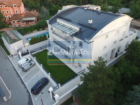 Savski venac, Senjak, Brzakova, 5.0, 215.00m2, 5000 EUR