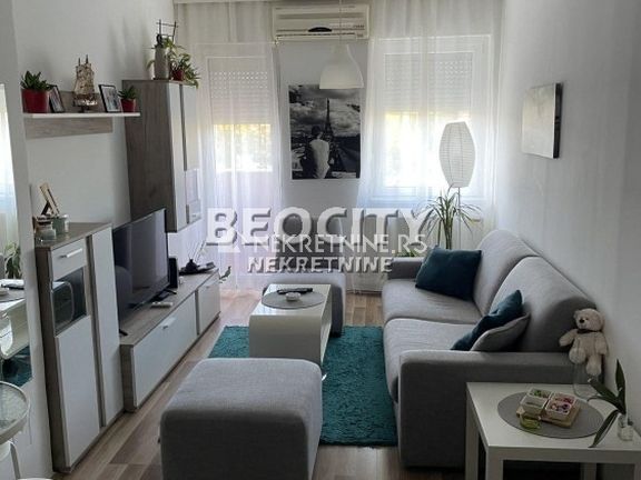 Novi Sad, Bulevar patrijarha Pavla, Šumska, 1.5, 38m2, 380EUR