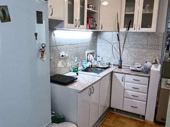 Duplex u Romanijskoj ulici sa odličnim pogledom na Svetosavski park