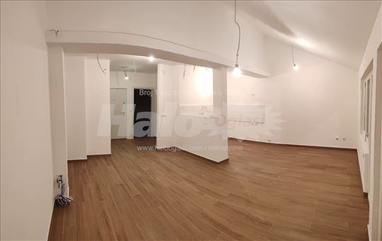 HITNO : Nov-duplex Zemun Polje, uknjižen