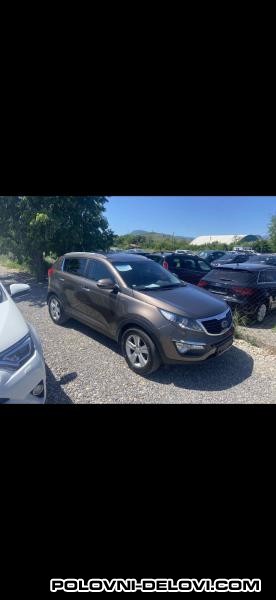 Kia Sportage 2.0cerdi Kompletan Auto U Delovima