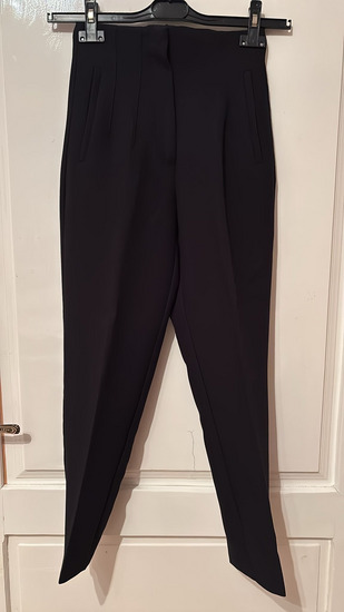 Zara crne pantalone