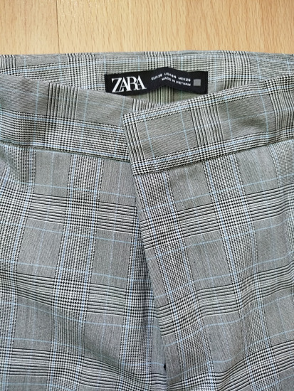 Zara karirane cigaret pantalone NOVO