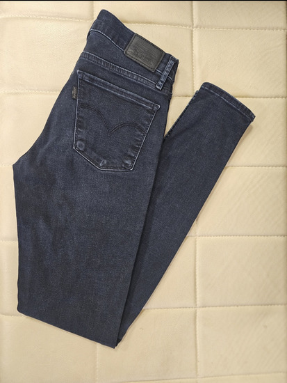 Levis zenske farmerke original 26