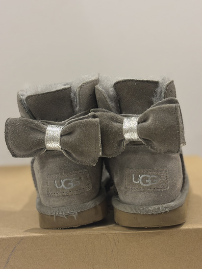 Ugg cizmice br 30