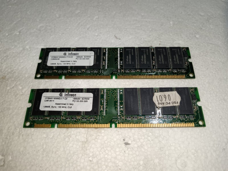 infineon 2x128mb sd ram upareno