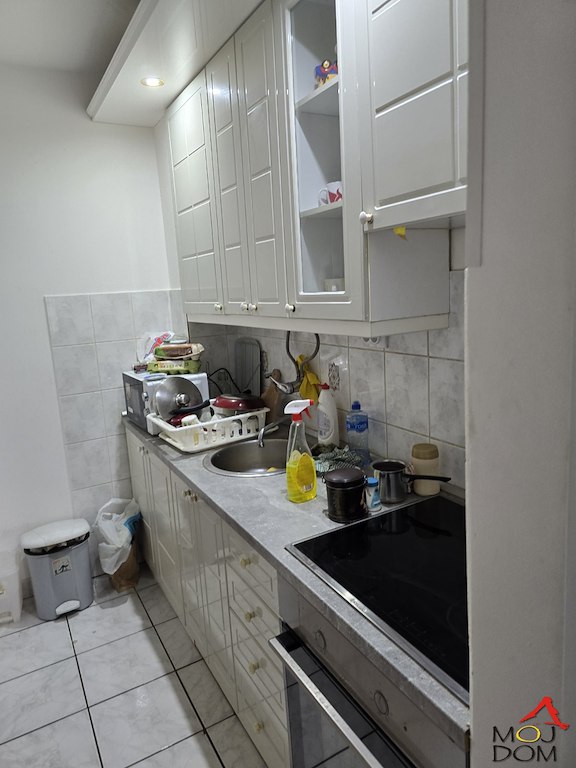 Stan,NOVI SAD,BULEVAR,kv: 31, € 300, ID: 9105501