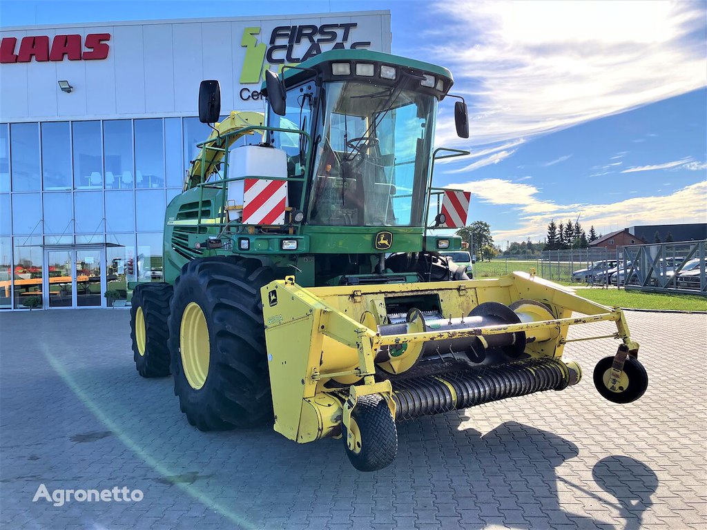 John Deere 7300 krmni kombajn