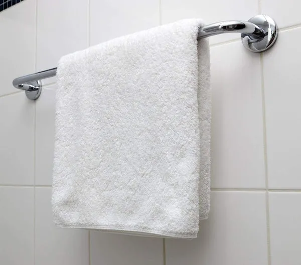 Peškir Hotelski Glat 550g/m2 50x90cm Bela boja