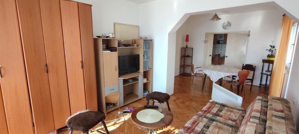 Dvoiposoban stan za izdavanje, 95m2, 250€