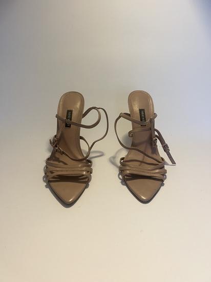 39 Nine West sandale nude boje