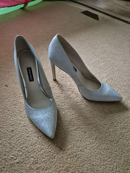 Stikle Nine west