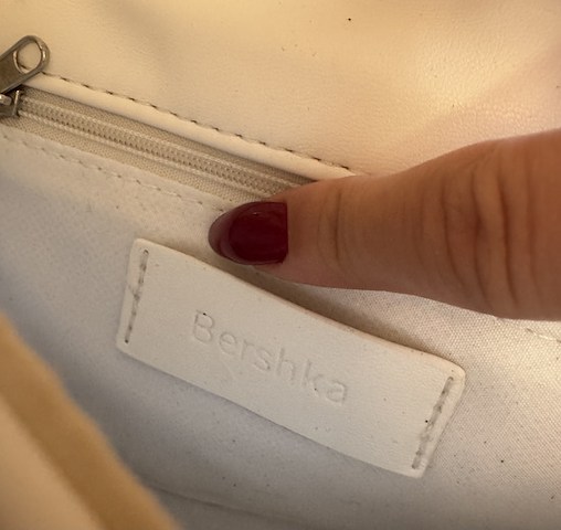 Bershka bela torbica