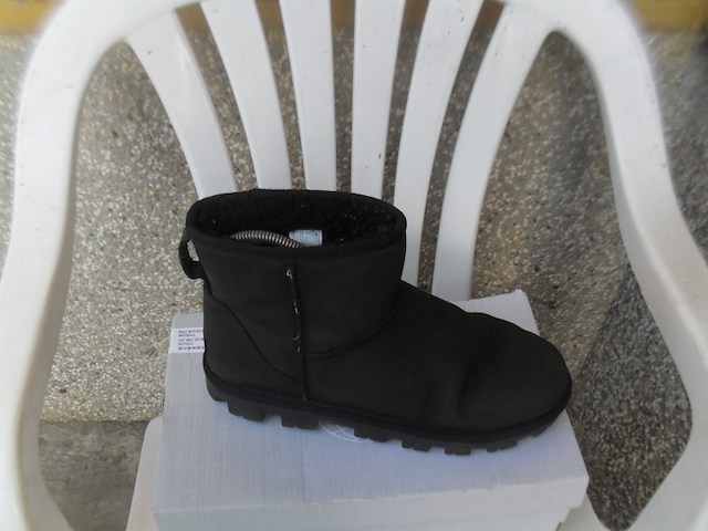 UGG ORIGINALNE KOZNE CIZMICE,VEL. 40