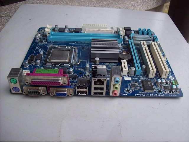 Gigabyte 775 maticna GA -G41MT-S2PT + C2Duo 6420