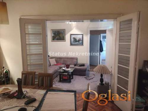 Centar-Uknjižen Salonac 80 m2 u Pešačkoj Zoni-065/385 8880