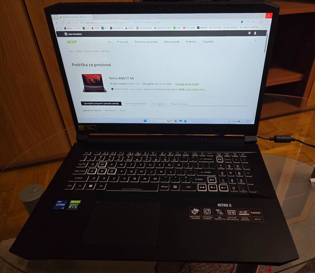 Intel Core i5, 16 GB OZU, 17.3 "