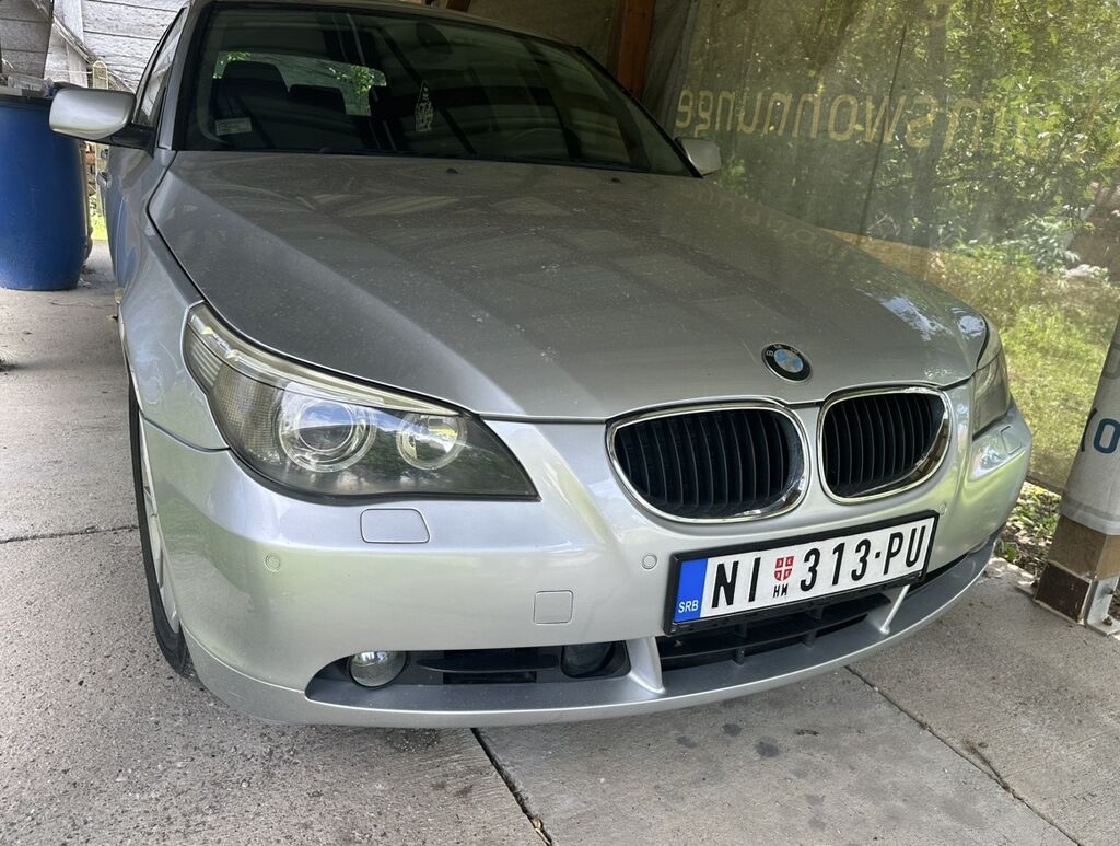 BMW 530: 3 l | 2004 г. Crossover