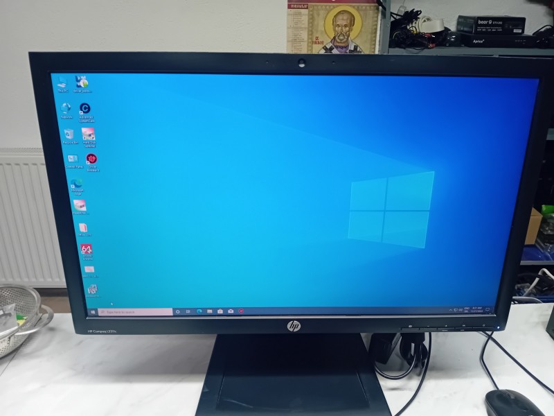 Hp monitor sa kamerom ispravan HP L2311c ispravan