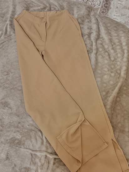 Zenske pantalone kao nove